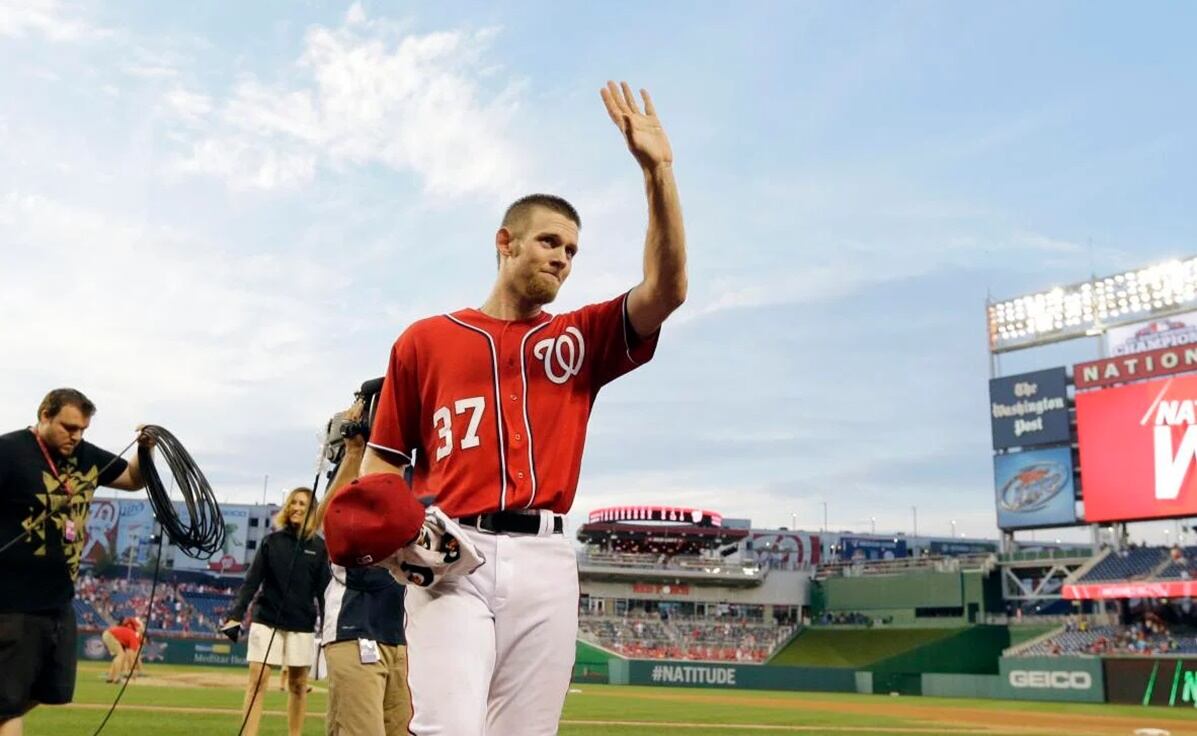 Lanzador de MLB, con contrato de casi 250 millones de dólares, se ...