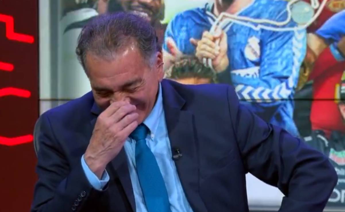 Mario Carrillo se muere de risa durante una transmisión del Día de San ...