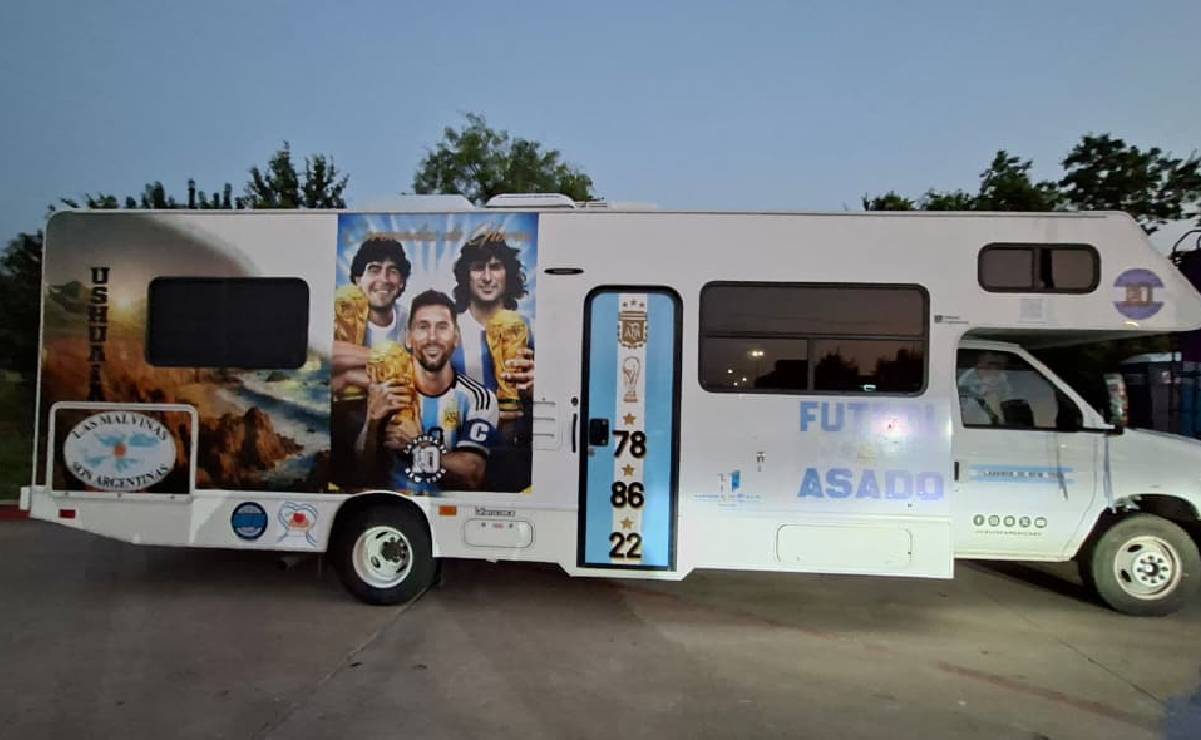 Aficionados argentinos recorren EU en un camper muy peculiar para ...