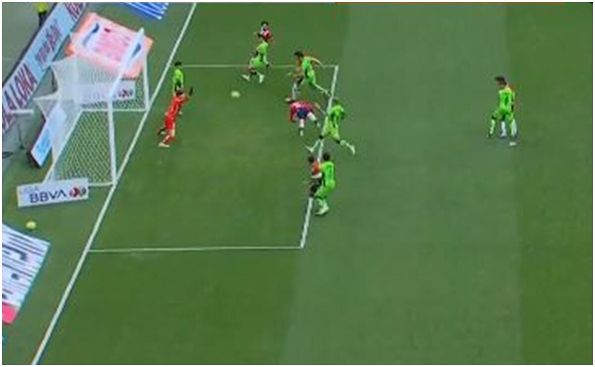 Pollo Briseño adelanta a Chivas frente a Juárez con espectacular gol de ...